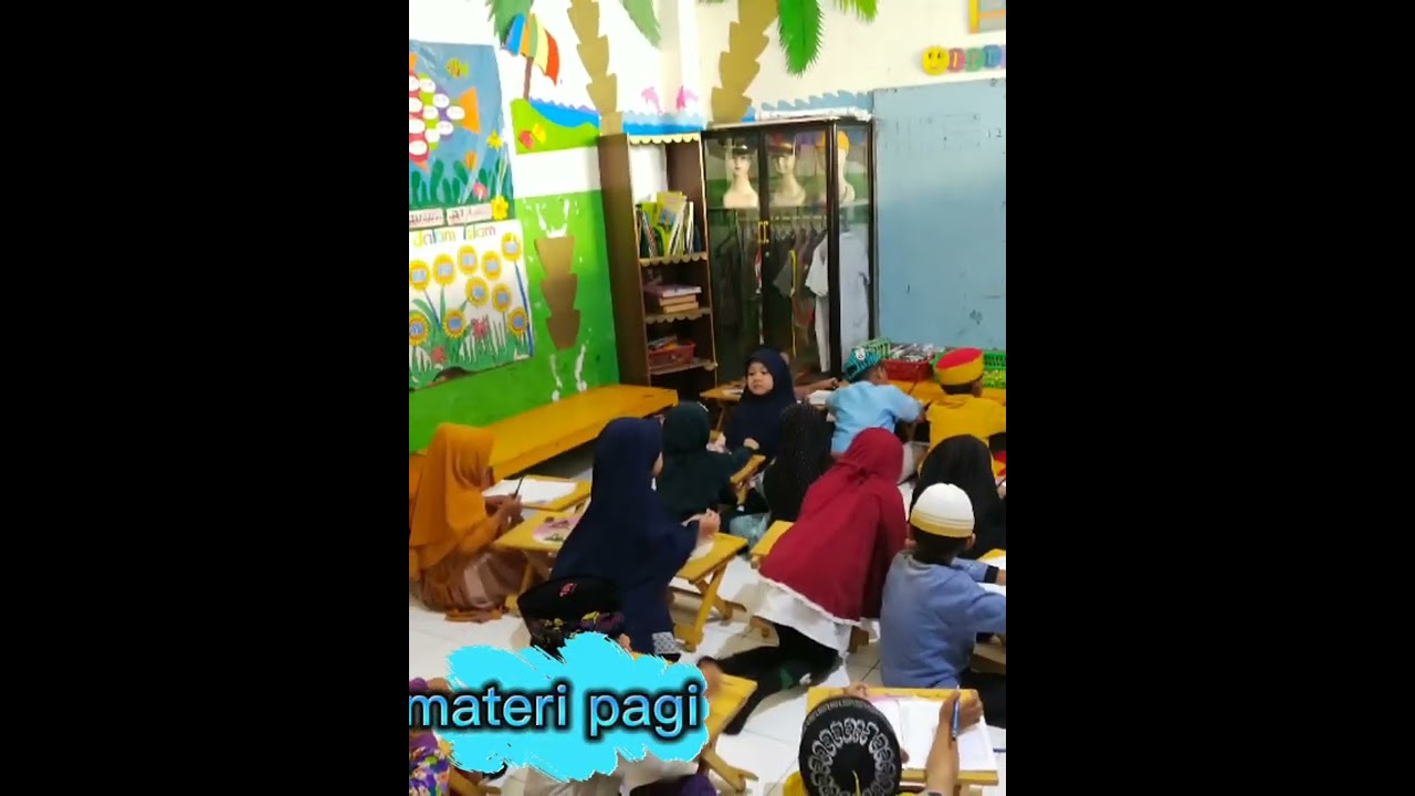 membuat projek..gunungan jajan snack 17 agustus by class A-3