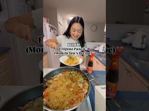 The best pancit recipe! #filipinofood #lunarnewyear #pancitbihon #easyrecipe #cooking #noodles