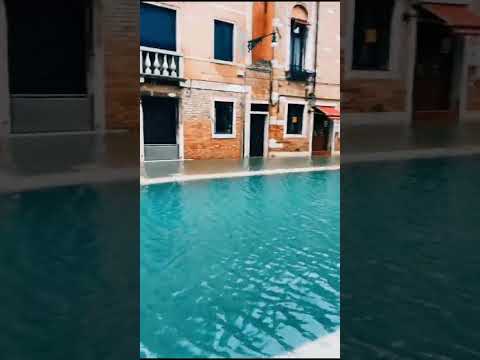 Venice italy water came up ๐