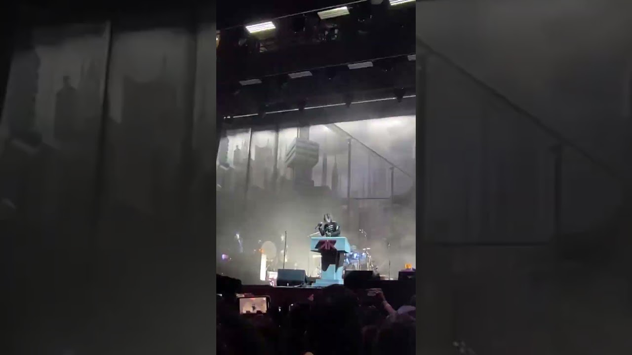 Black Parade pt. 2 #emo #concert #longlivetheblackparade #tour #livemusic #mychemicalromance