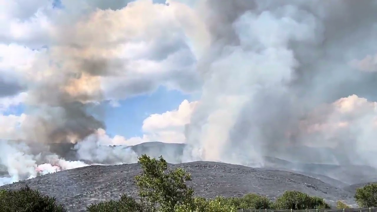 Λάρισα: Μαίνεται η μεγάλη πυρκαγιά στην περιοχή της Αγιάς - Τεράστια ...