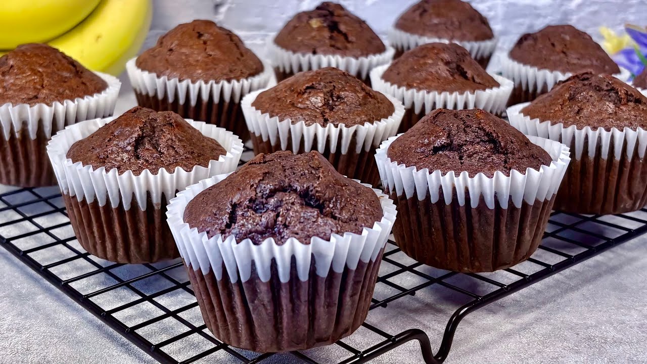Easy double chocolate banana muffins. Super soft and moist. Easy Baking.