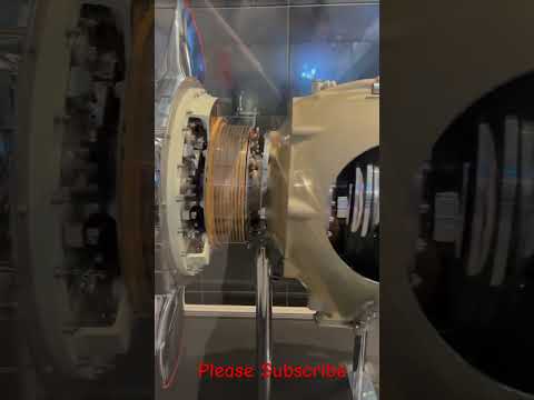 Airplane Engine Moving Parts! #avgeekoftheweek #gearheads #engines #aviationdaily #aviationlovers