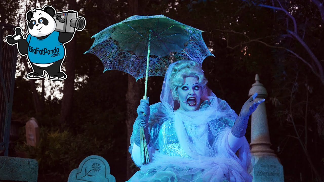MyDisneyFix | Madame Carlotta Materializes at The Haunted Mansion ...