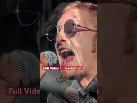 Van Halen Fans Did NOT Like ALICE IN CHAINS #rock #music #rockstar #Grunge #classicrock #90s #shorts