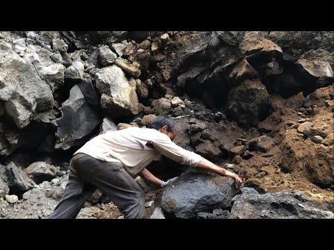 the way it works is like an andesite stone crushing machine