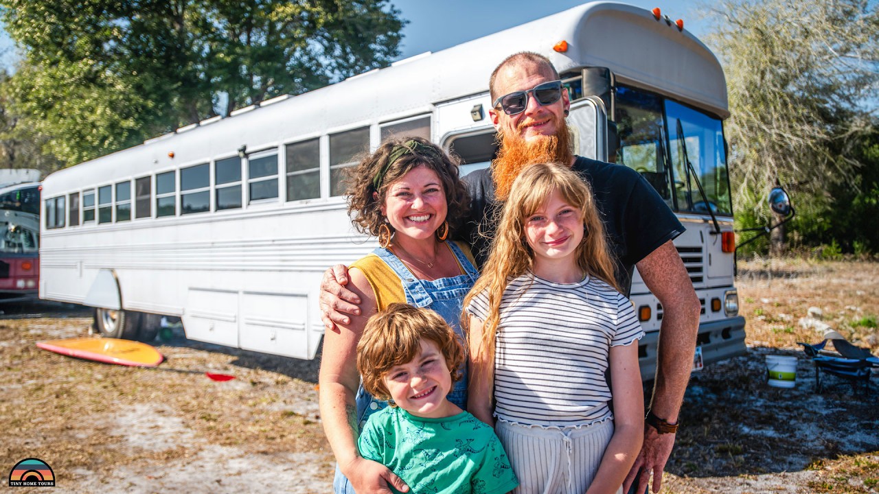 This School Bus Was Converted Into a Ultra Budget-Friendly Family Home ...