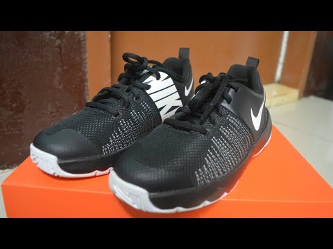 Nike Team Hustle Quick