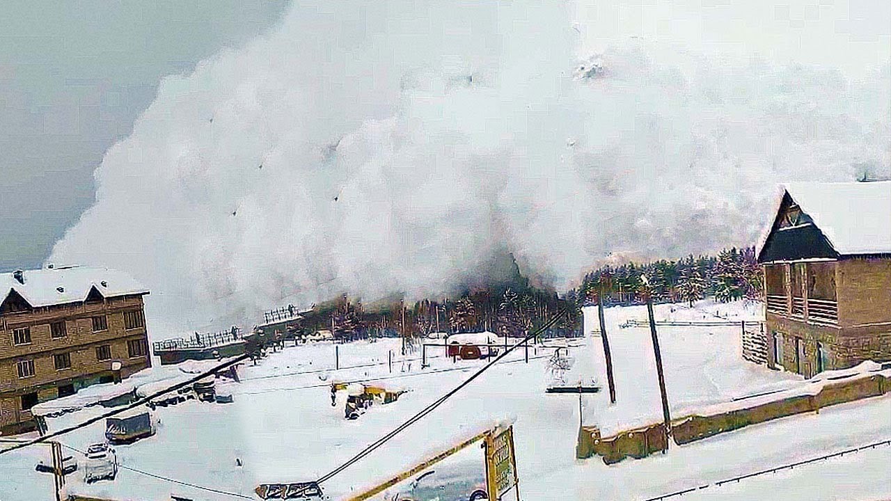 5 EXTREME Avalanche Caught On Camera