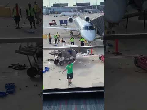 This was how a quick-thinking airport staff stopped an out-of-control catering cart at ORD