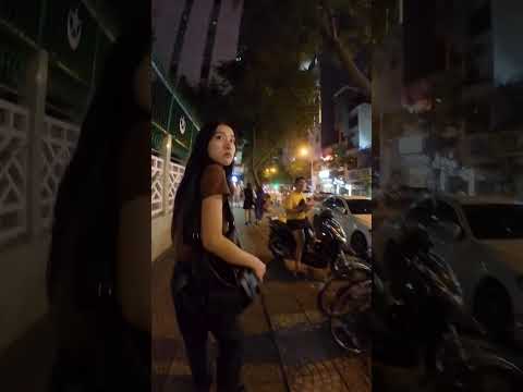Approaching girls in Vietnam. Do you have a boyfriend?