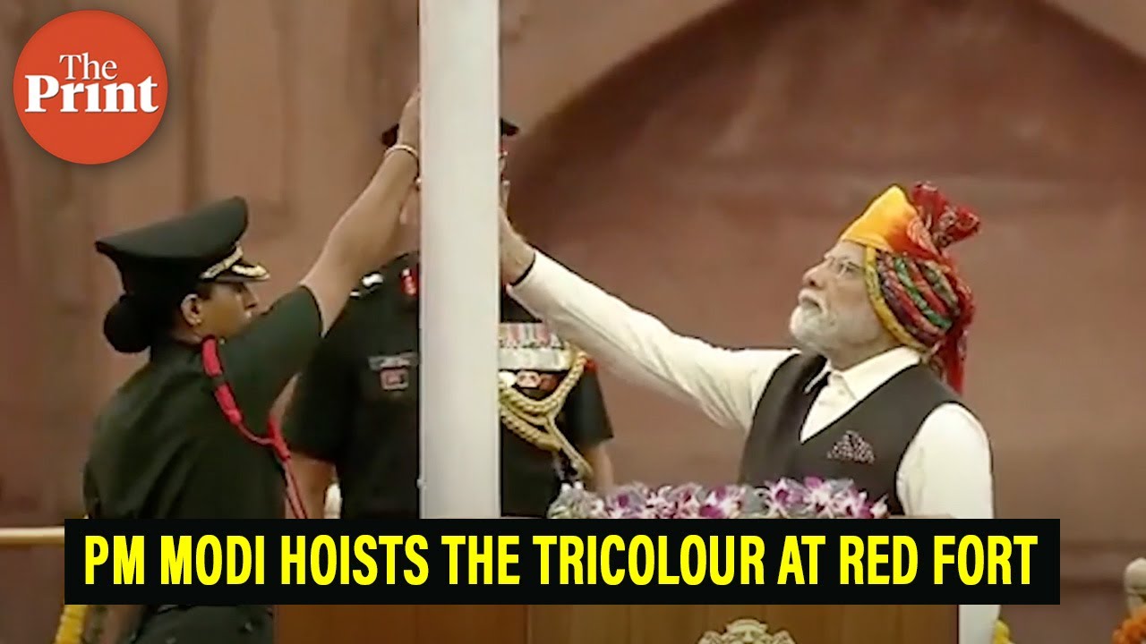 Watch: Prime Minister Narendra Modi hoists the Tricolour at Red Fort