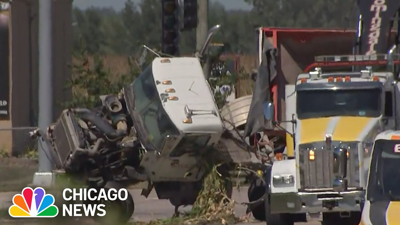 2 South Elgin high school students killed in crash