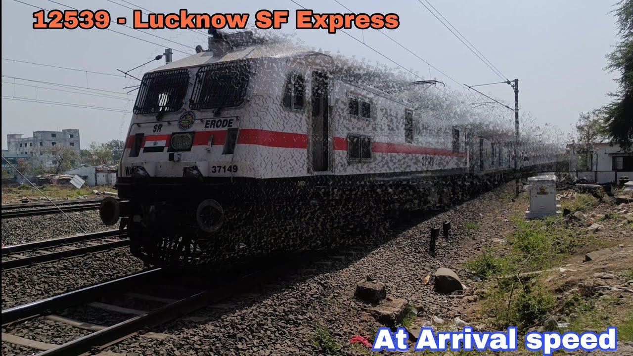 12539 - Lucknow SF Express #train #express #trainvideo #railway #indianrailways