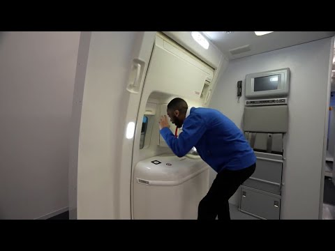 Behind the scenes at the United Airlines training center