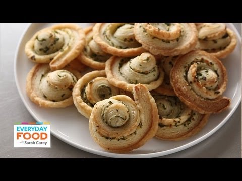 Garlic-Herb Pinwheels | Everyday Food with Sarah Carey