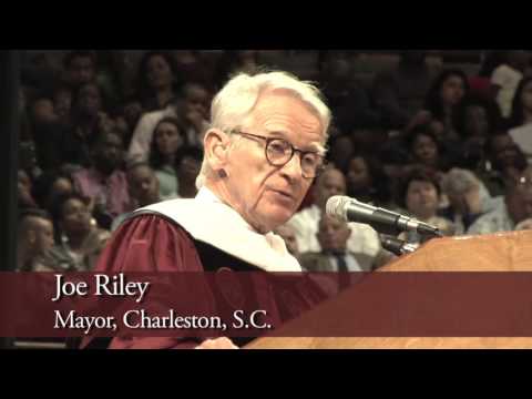 Charleston mayor delivers address during UofSC's winter commencement