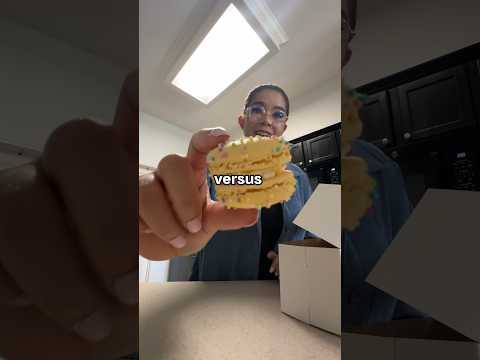 Bakery Macaron vs Online Macaron