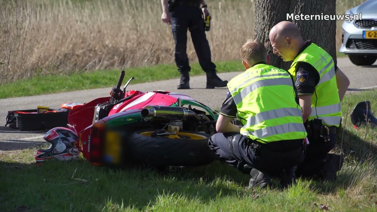 Motorrijder ernstig gewond na valpartij in Drentse Gasteren(Video)