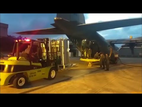 Brazilian airforce flies oxygen cylinders to Manaus