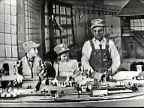 Engineer Bill plays ‘Red Light, Green Light’