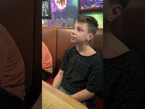 CHEAP FAMILY MEAL AT APPLEBEES! The deals keep us coming back, that and the Oriental Chicken Salad!