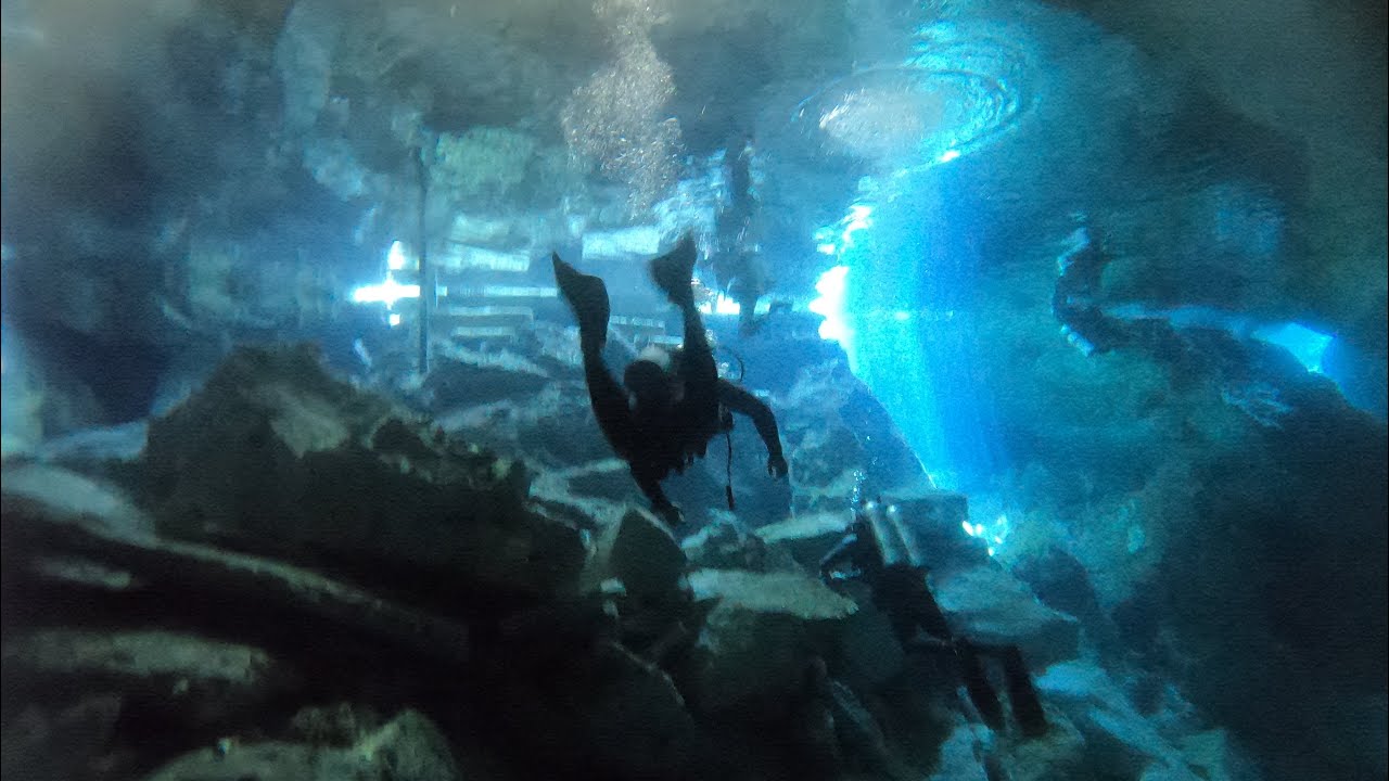 Cenote Chikin Ha - Cancún, Mexico