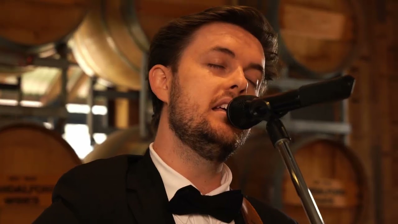 Mitchell | Perth Wedding Singer, DJ & MC | Wedding Music Perth
