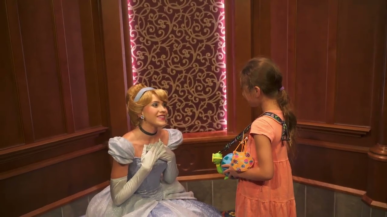 Makana meets Cinderella - Meet and Greet - Disneyland - Fantasy Faire’s Royal Hall - June 2022