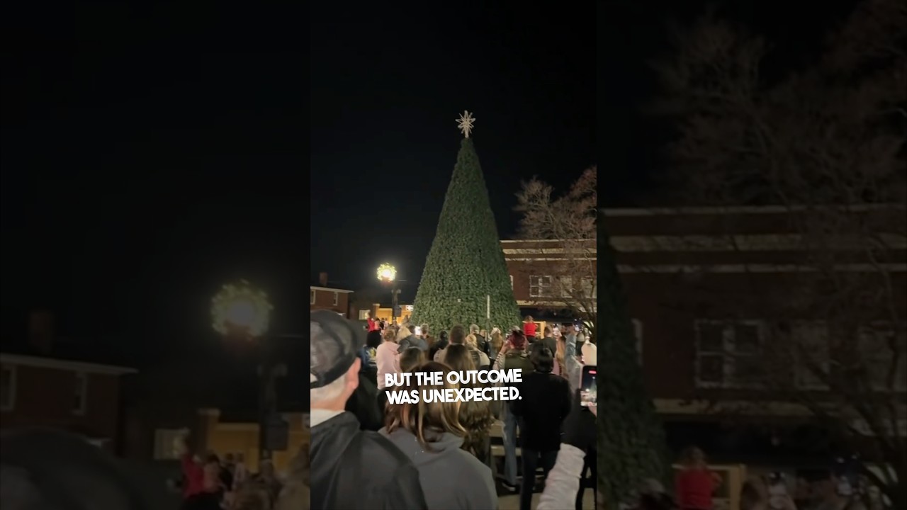 This Christmas tree lighting was awkward 😂