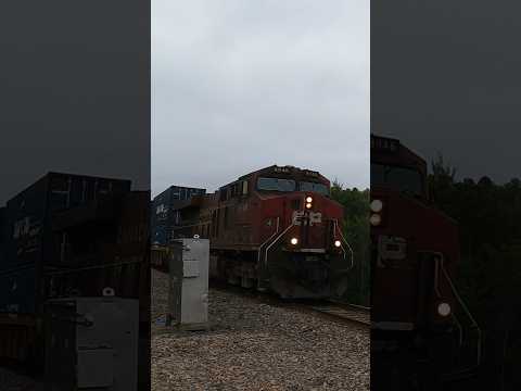 CP 8946 leads CPKC 113 north