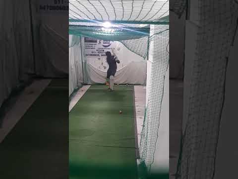 How to face the cricket bowling machine/Watch hand-eye coordination #cricketdrill