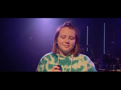 tV̶y covers “Rescue” by Lauren Daigle
