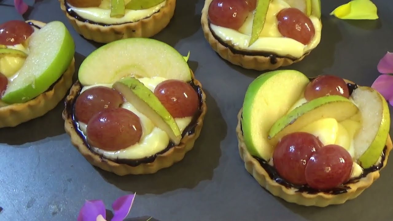 fresh fruit tarts /تارت الفواكه طازج