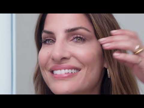 How to achieve a soft glam look with the Essentials Eye Palette
