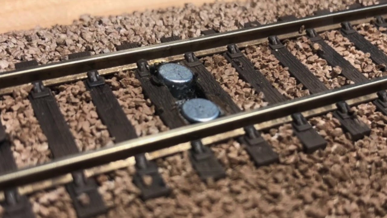 Uncoupling Kadee's using Rare Earth Magnets