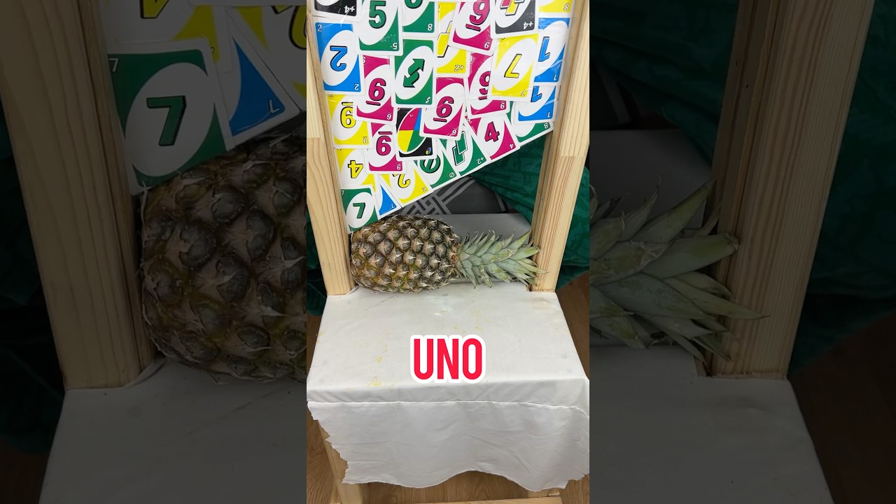 GUILLOTINE VS PINEAPPLE!