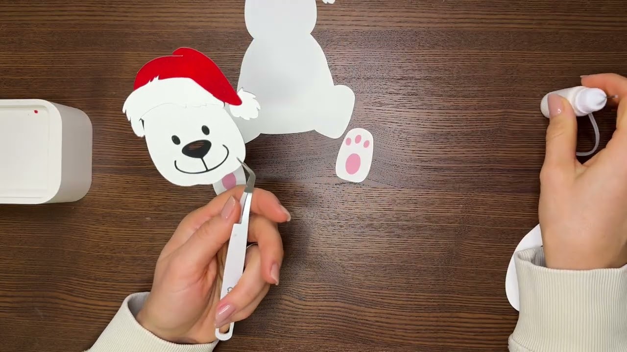 🎄 Polar Bear Candy Holder – FREE SVG File for Cricut & Silhouette!