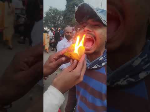 FAMOUS BURNING π₯π₯ FIRE PAAN (GONE WRONG) BANARAS | #shorts #dilsefoodie