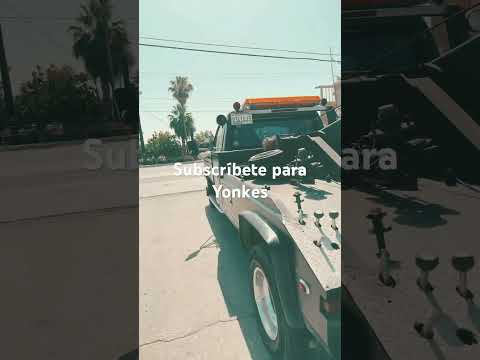 Síguenos 😭#corridos #carro #automobile #yonke #parati #fyp