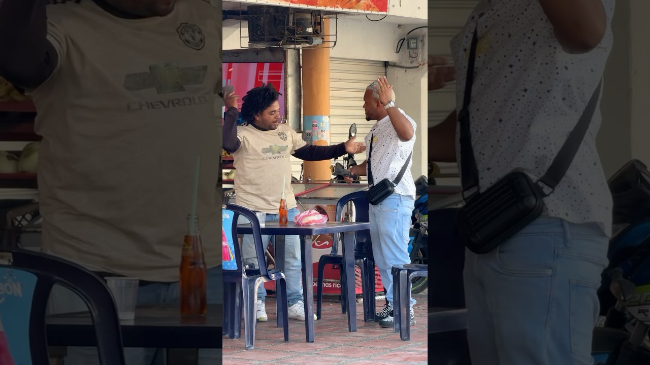 Saludando a Ramon 🤣🗞️ #humor #broma #funny #shorts #pranks