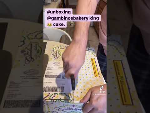Mardi Gras King Cake from Gambino’s Bakery in New Orleans #unboxing