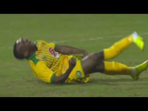 Emad Sahabi Al Orubah v Al Shoalah suffers a horrific ankle break
