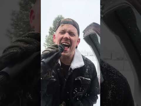 Singing Spanish in the snow!!! #trending #shorts #tejano #viral #music #karaoke @bobbypulido425