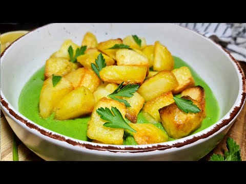 Delicious crispy baked potatoes with creamy green sauce 🥔💚 easy vegan recipe you’ll make on repeat!