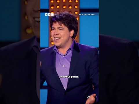 Michael McIntyre eccentrically shows his love for pausing TV 🕺 #liveattheapollo #standupcomedy