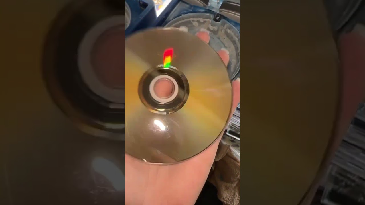 Putting a cd into the ecopro 2 to remove scratches