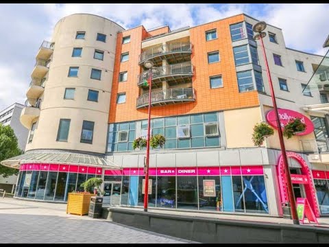 Flat 55, Broadway Plaza