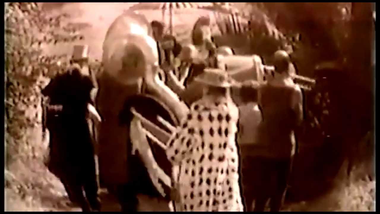 Tom Waits -- In The Neighborhood ( HD )