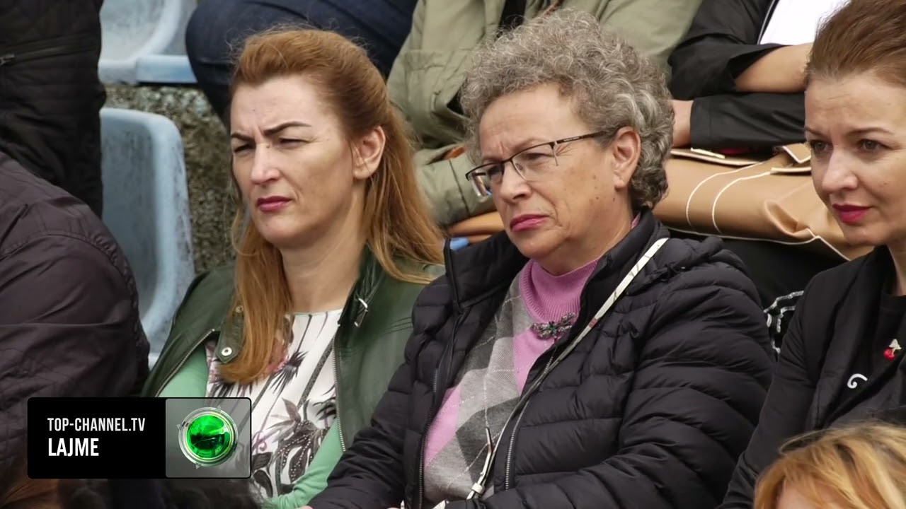 Top Channel/ Protesta e pedagogëve vazhdon, të hënën kur nis viti ... Top Channel/ Protesta e pedagogëve vazhdon, të hënën kur nis viti ...
